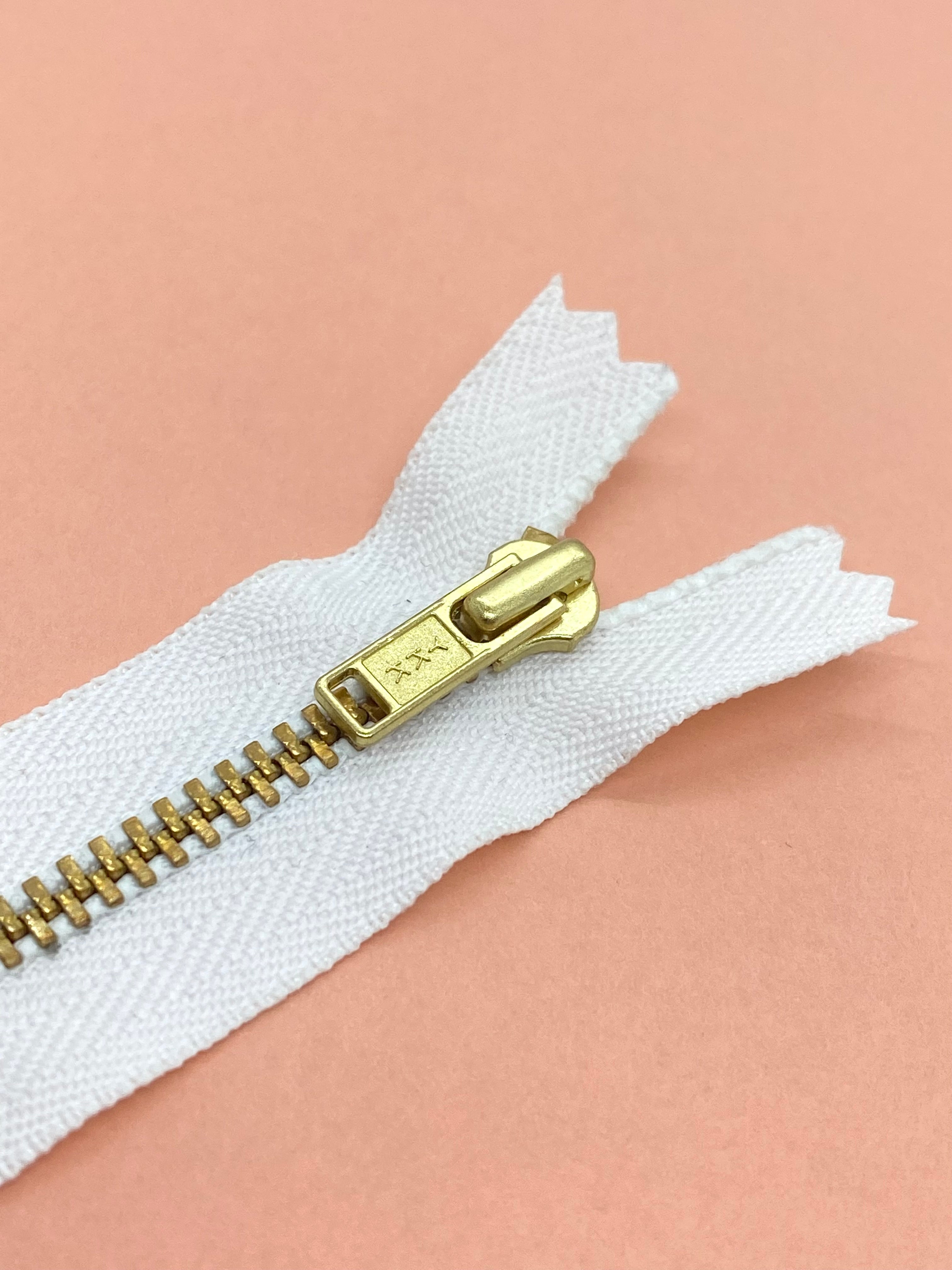 YKK® #4 Brass c/e White (501) DA Slider – S&J USA, Inc.